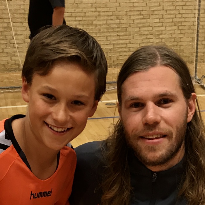 Daniel blev förste svensk på Mikkel Hansens camp - Handbollskanalen