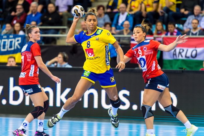 Jamina Roberts: "Vi borde kunna börja på en högre nivå" - Handbollskanalen